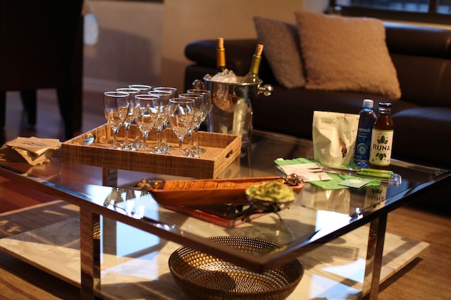 Host Pre-Dinner Wine & Appetizers - Fashionable Hostess