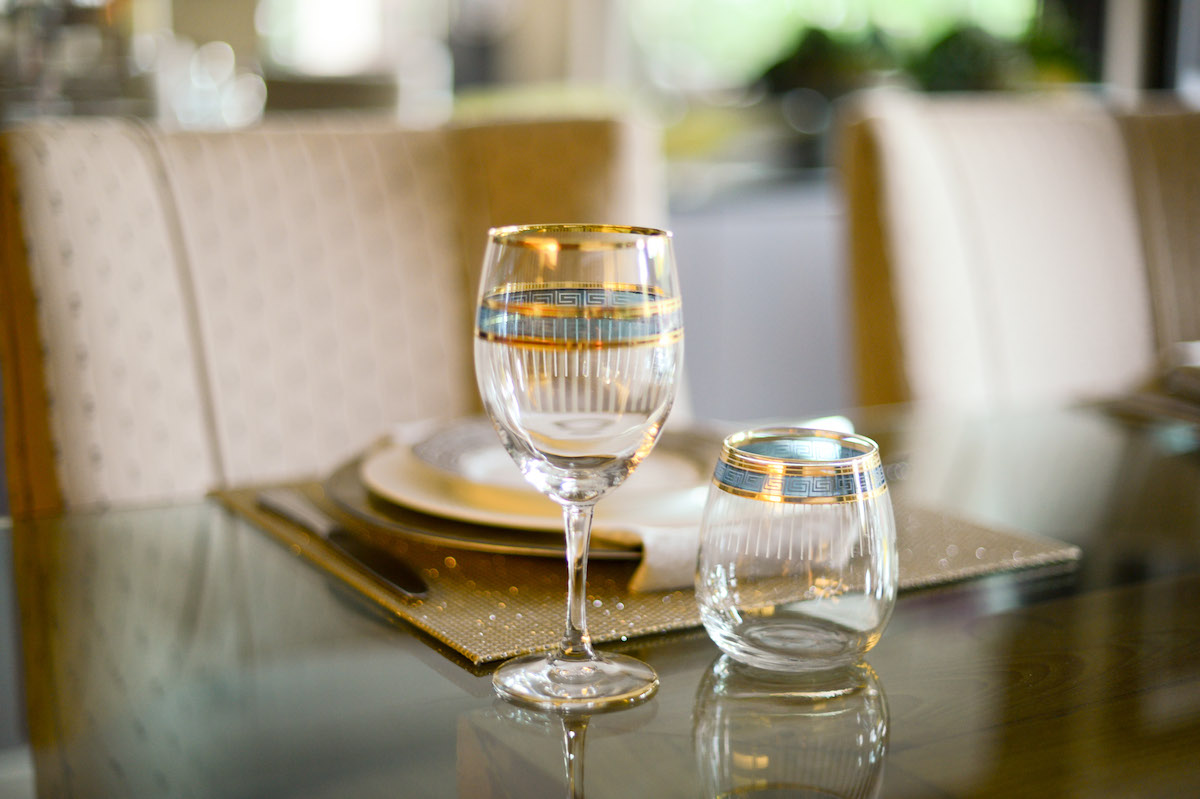 Host a Celebratory Dinner - Fashionable Hostess