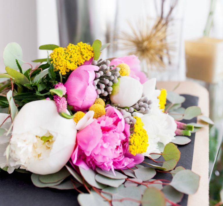 Style your Bouquet 3 Ways with Stem & Bloom - Fashionable Hostess