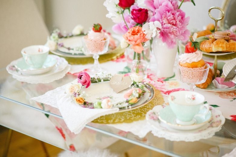 DINNER PARTY SPOTLIGHT: CROWNS BY CHRISTY - Fashionable Hostess