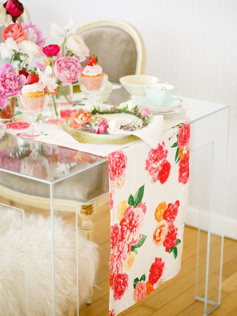 DINNER PARTY SPOTLIGHT: CROWNS BY CHRISTY - Fashionable Hostess