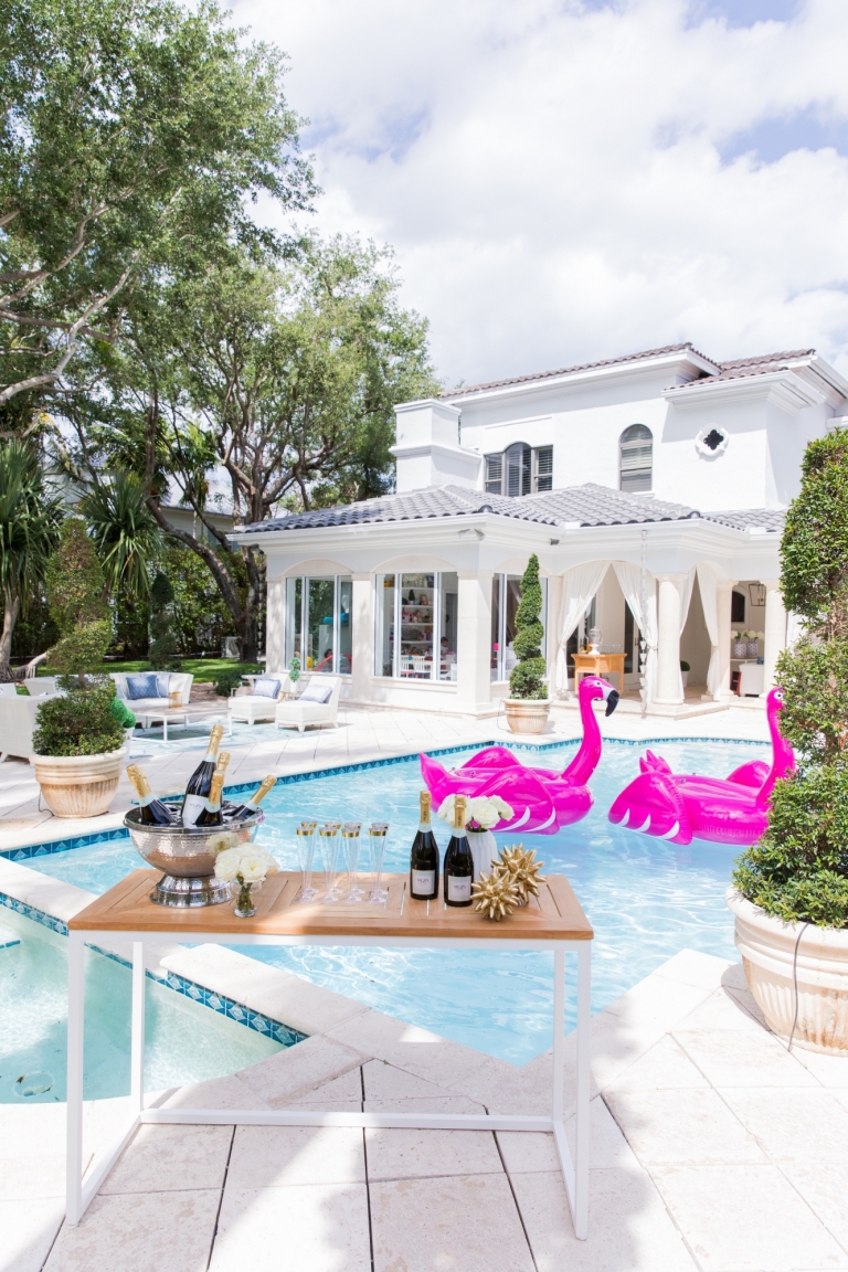 Pool-side Champagne Bar - Fashionable Hostess