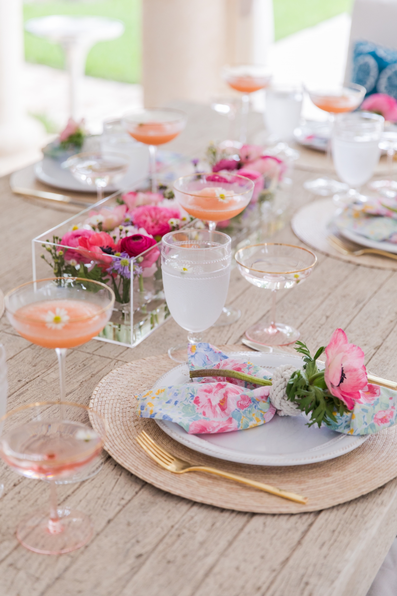 Yes Way Frosé Party - Fashionable Hostess