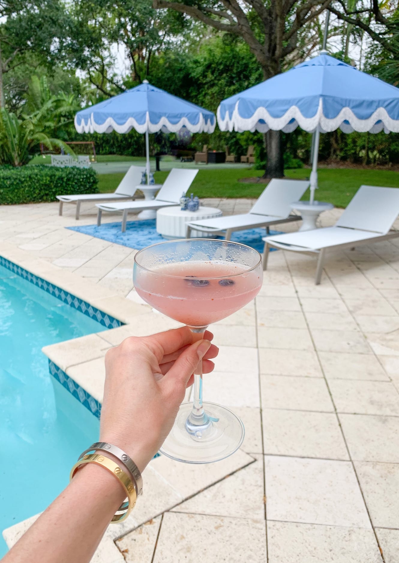 The Poolside Cocktail - Fashionable Hostess